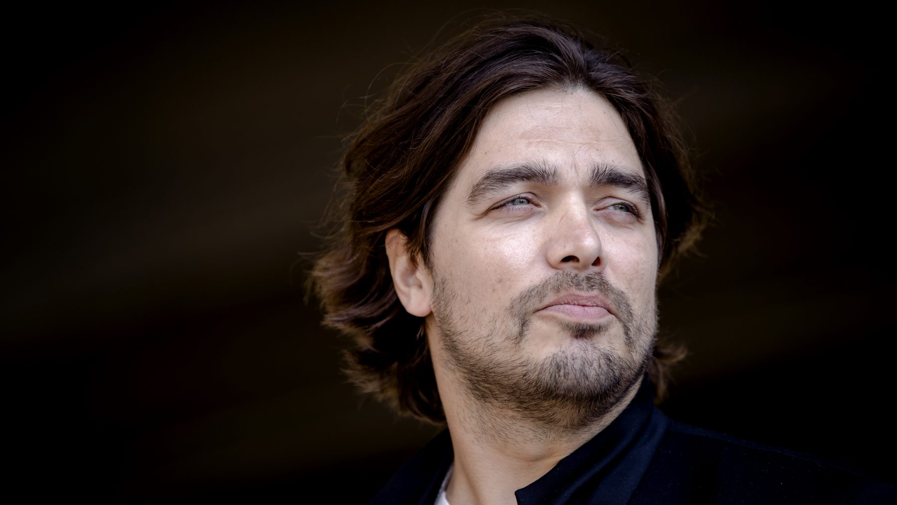 Waylon reageert op kritiek op zijn 'DWDD'-optreden - LINDA.nl