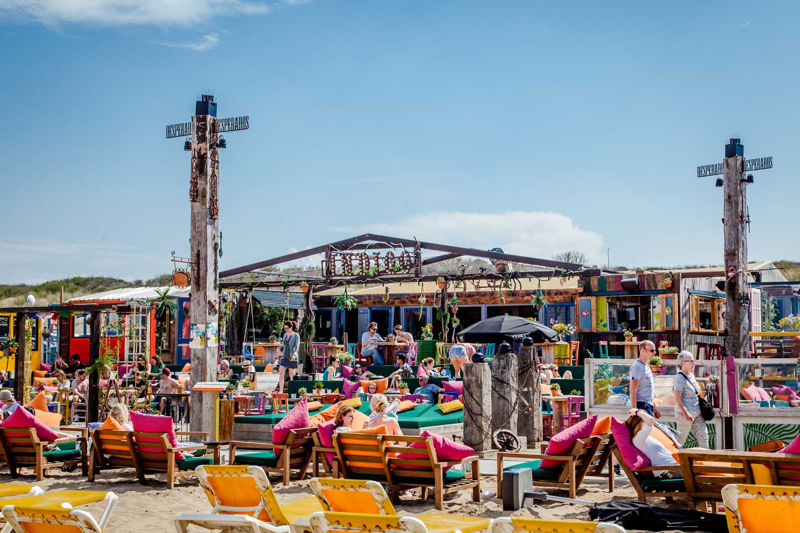 Bij deze strandtenten geniet je het meest van het warme weer - LINDA.nl
