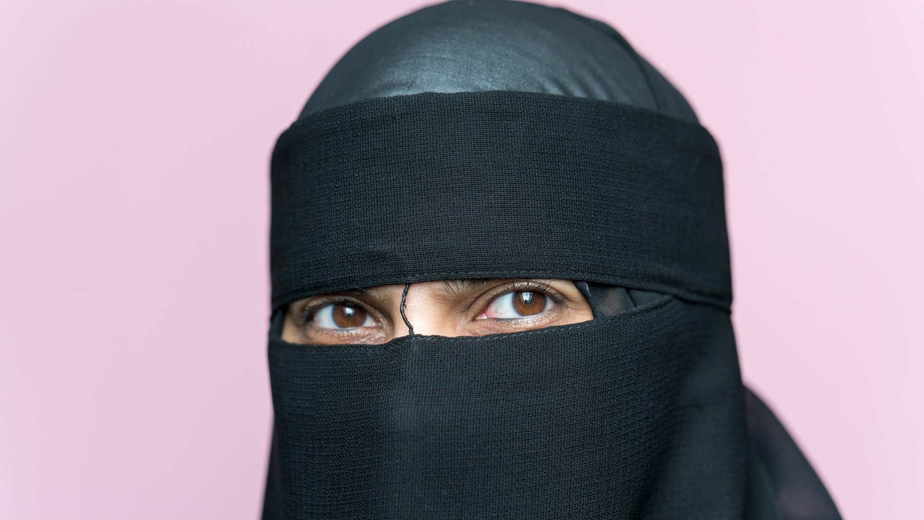 Nikab-draagster over boerkaverbod: 'Ik mag mezelf niet meer zijn ...