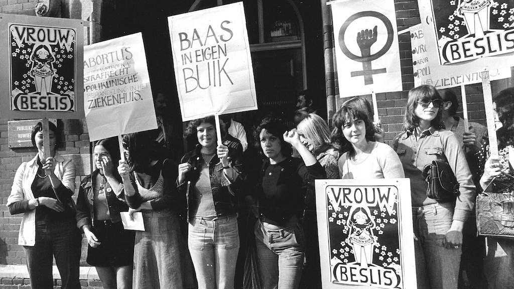 Vijftig jaar geleden: 5 x ludieke acties van de Dolle Mina's - LINDA.nl