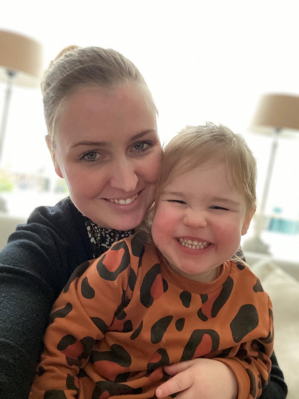 Nadine is positief over natuurlijke stuitbevalling: 'Keizersnede niet ...