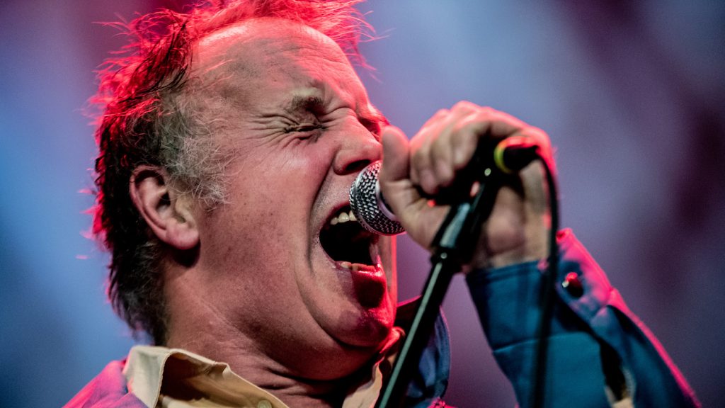 Zanger en acteur Bob Fosko (64) overleden aan kanker - LINDA.nl