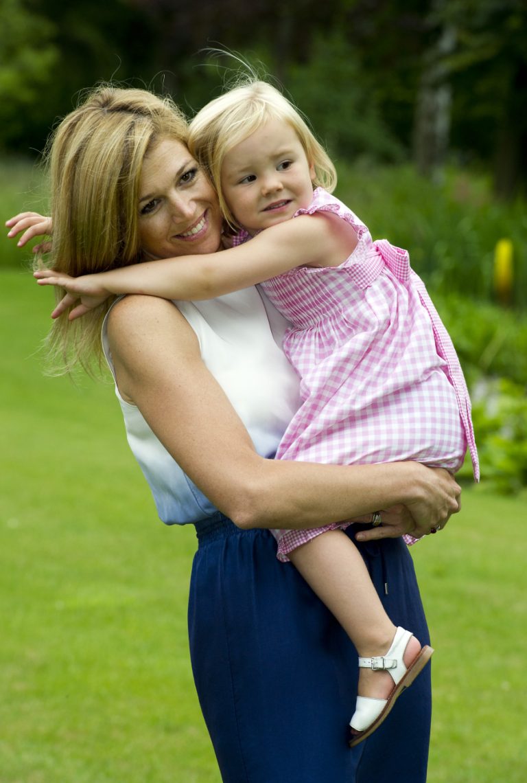 Prinses Ariane is jarig: koningshuis deelt nieuwe portretten van de ...