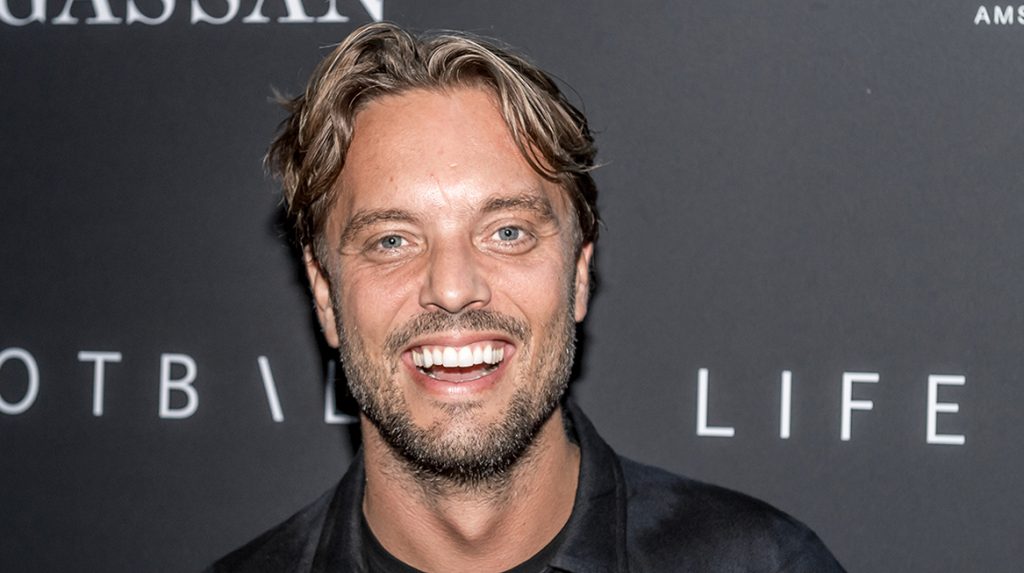 Moet je zien: Bas Smit valt letterlijk voor TikTok - LINDA.nl