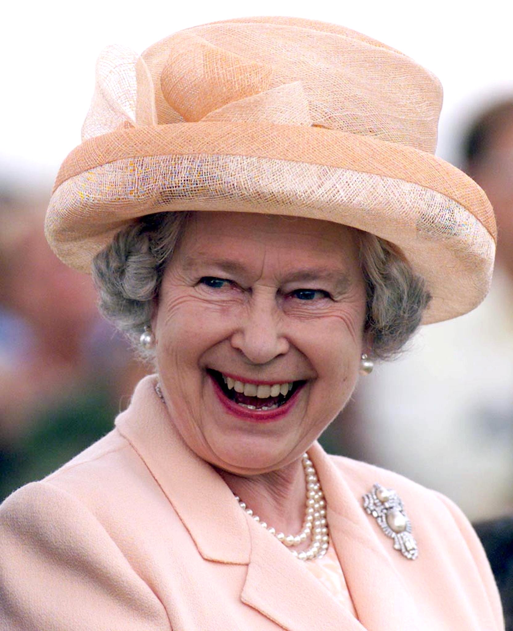 25.000 dagen op de troon: 11 x koningin Elizabeth door de jaren heen - LINDA.nl