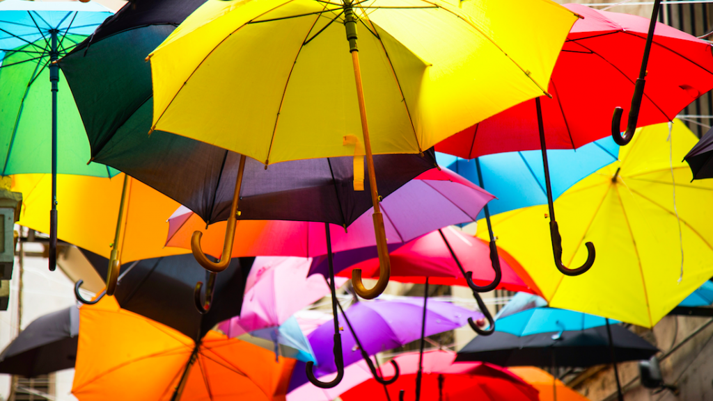 Kou, nattigheid en coupe wind: het wordt nu toch écht herfst - LINDA.nl Kou, nattigheid en coupe wind: het wordt nu toch écht herfst - LINDA.nl