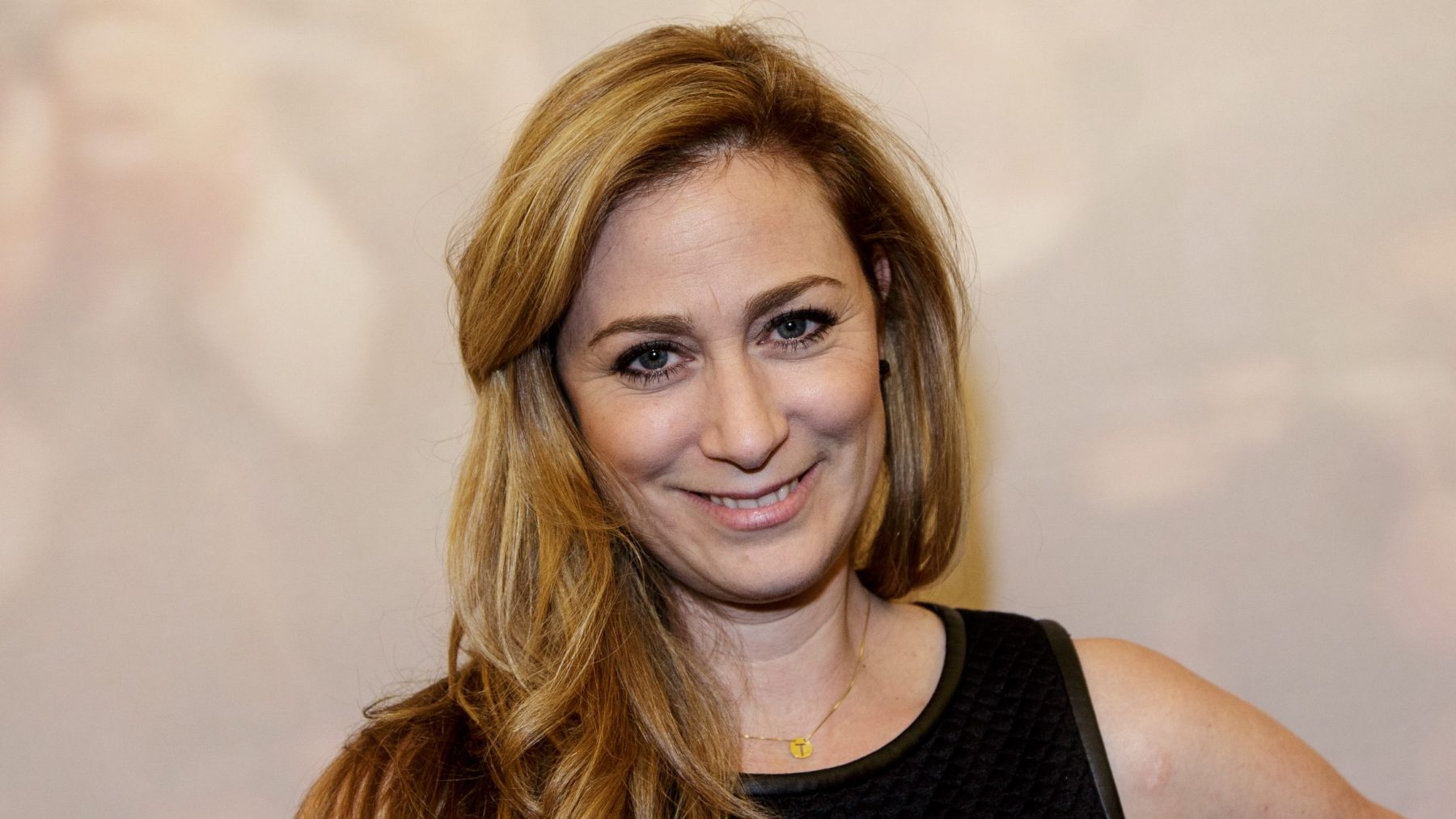 Oud-TMF-vj Fabienne de Vries komt met radioversie 'Toute Fabienne ...