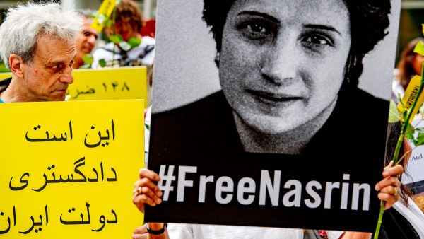 Iraanse activist Nasrin Sotoudeh keert terug naar Qarchak - LINDA.nl