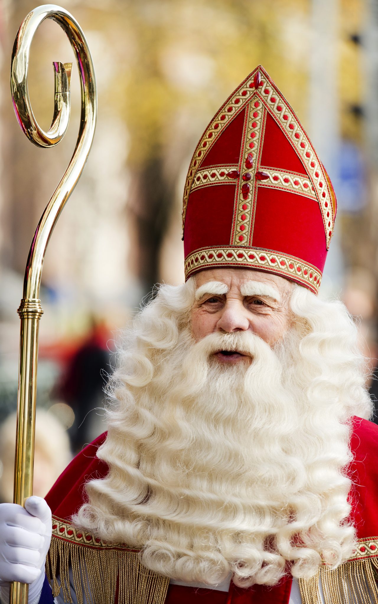 Sinterklaas-acteur Bram van der Vlugt (86) overleden - LINDA.nl
