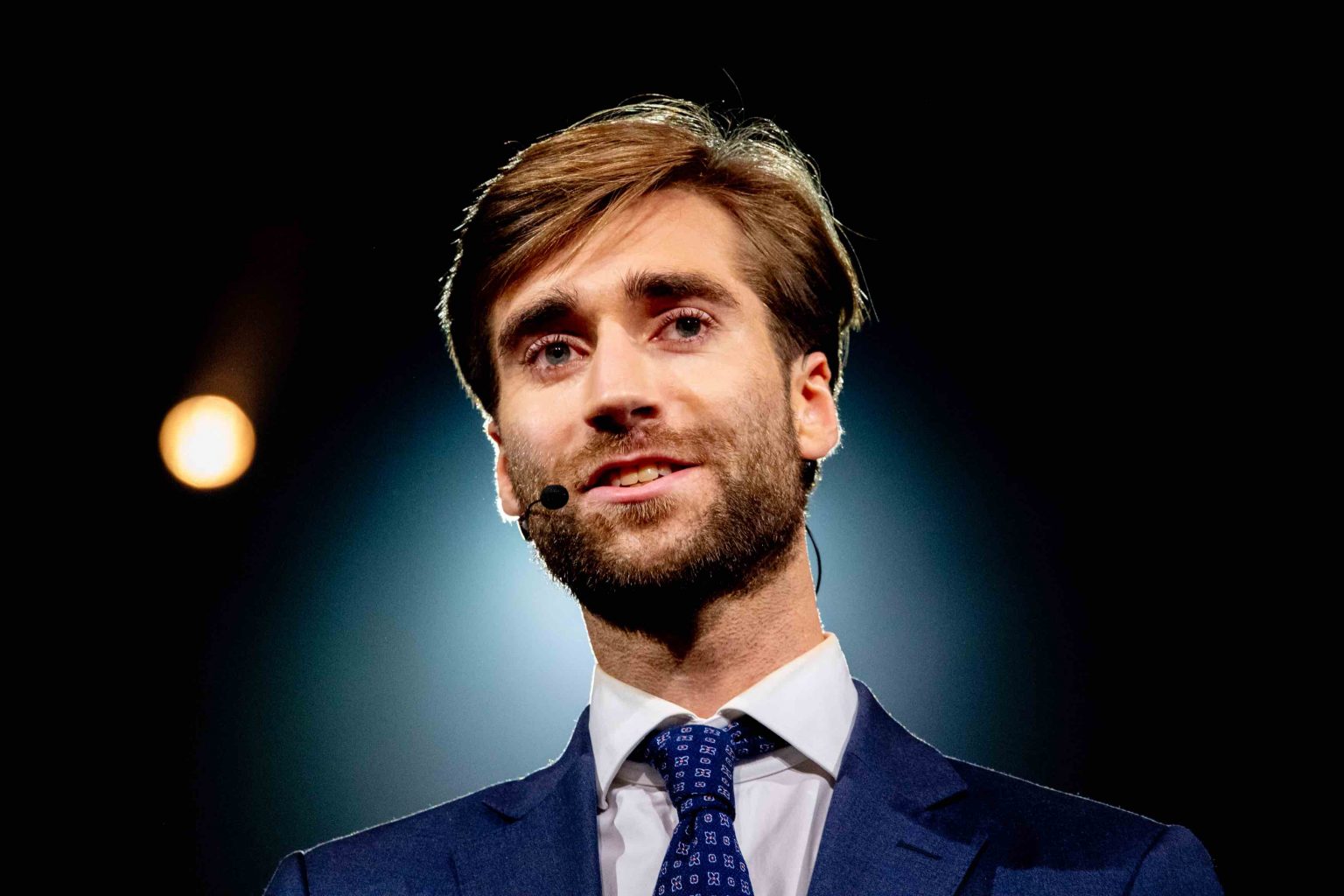 Frisse start: dit zijn opvallende nieuwe gezichten in de Tweede Kamer ...