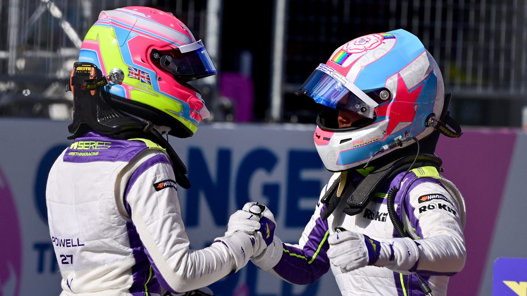 De ‘vrouwelijke Max Verstappen’ volg je in de W Series - LINDA.nl