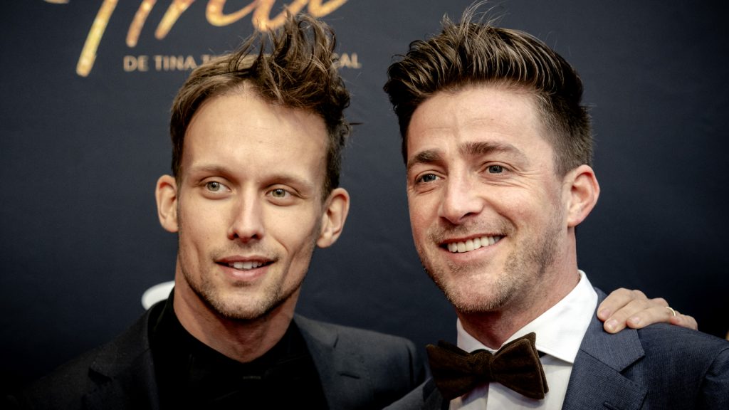 Hugo Kennis en verloofde Sander Bos uit elkaar, tv-kok reageert - LINDA.nl