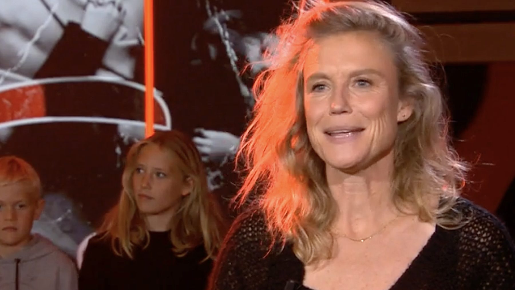 Sophie Hilbrand Struikelt Over Engels Tijdens Interview Måneskin Linda Nl