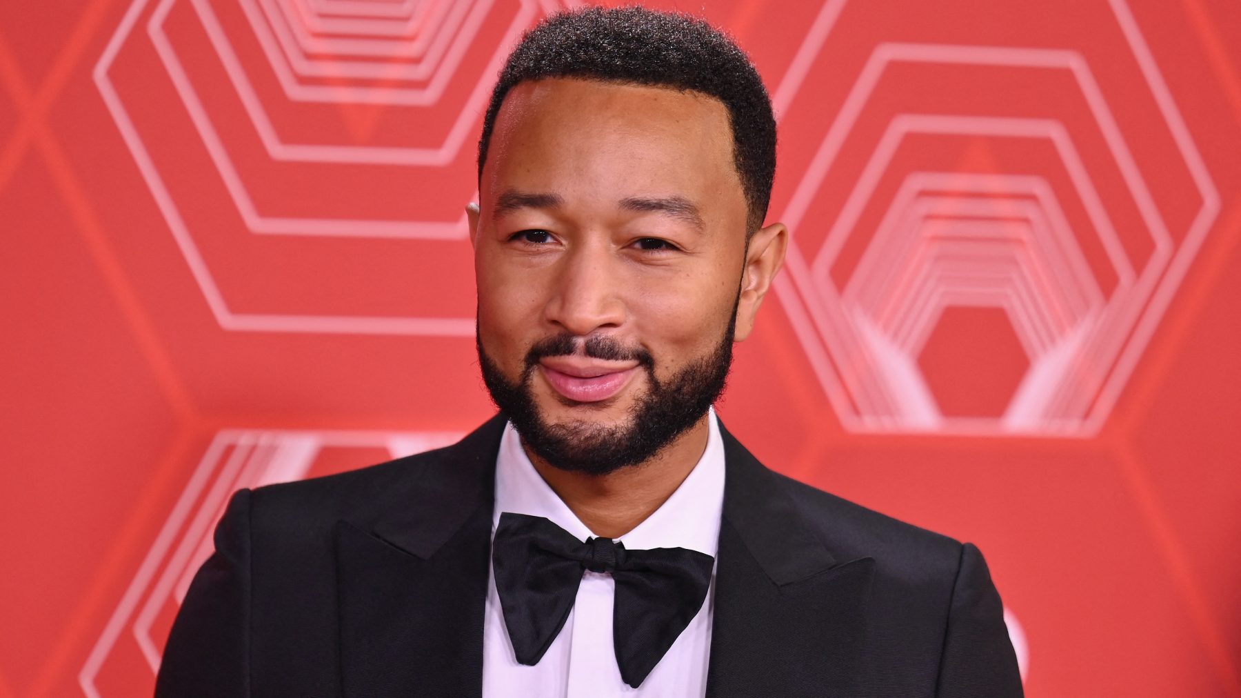 Wil je zien: John Legend laat door 5-jarige dochter getekende tattoo ...