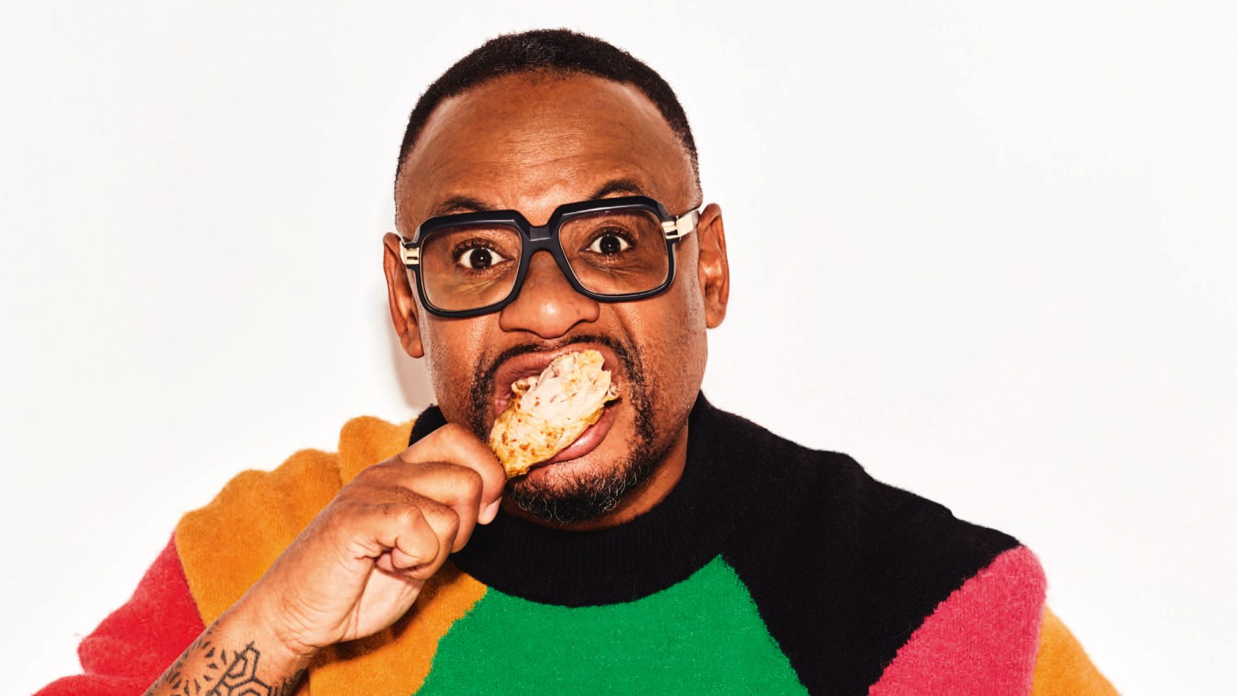 Howard Komproe heeft 'rijkemannenkwaal': 's Avonds mank op het podium ...