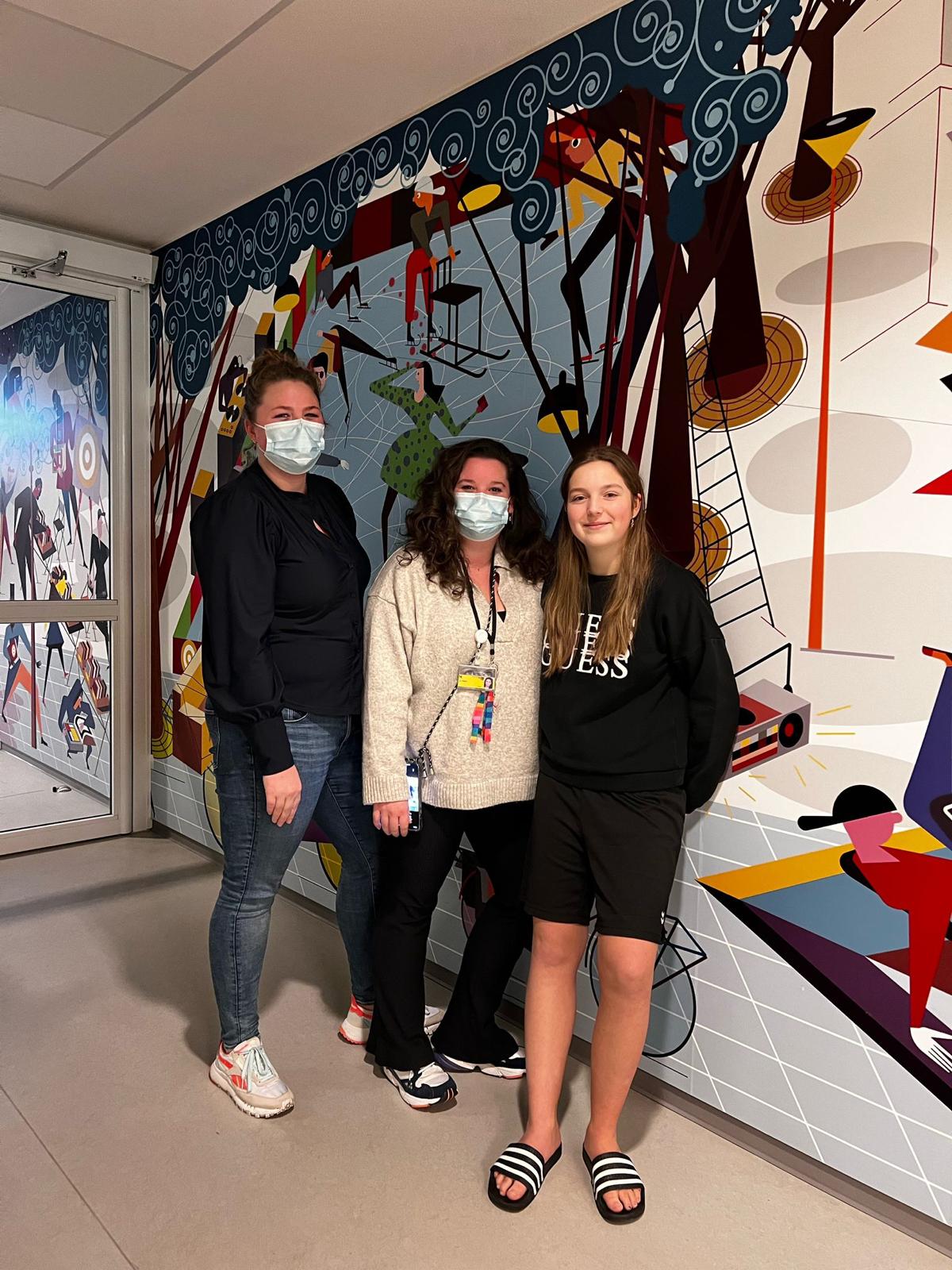 Ashley (16) kan al drie jaar niet naar het toilet, ondanks stoma - LINDA.nl