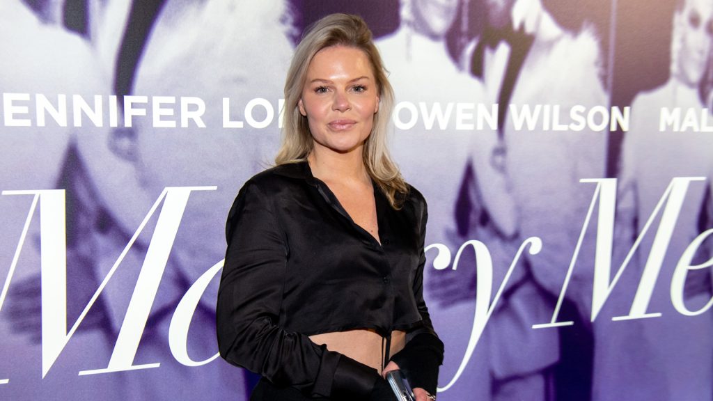 Kelly Mexy (29) reageert op geruchten van zoen met 17-jarige - LINDA.nl