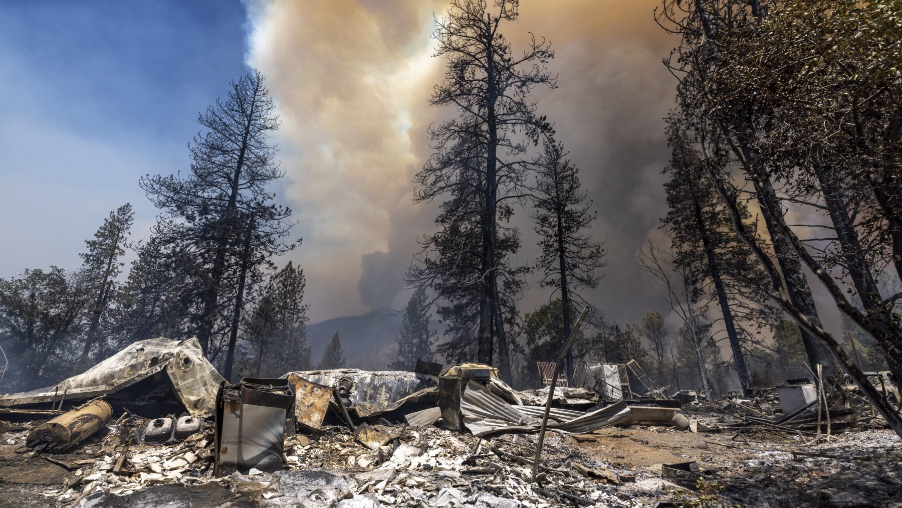 Duizenden inwoners van Californië geëvacueerd om bosbrand - LINDA.nl