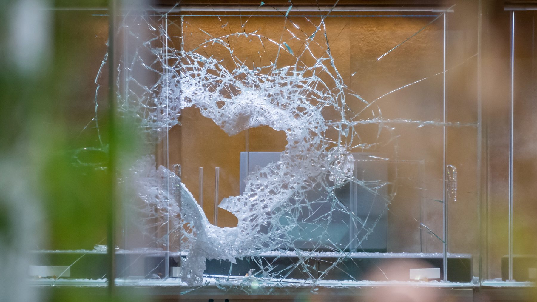 Half miljoen voor gouden tip brutale juwelenroof TEFAF - LINDA.nl