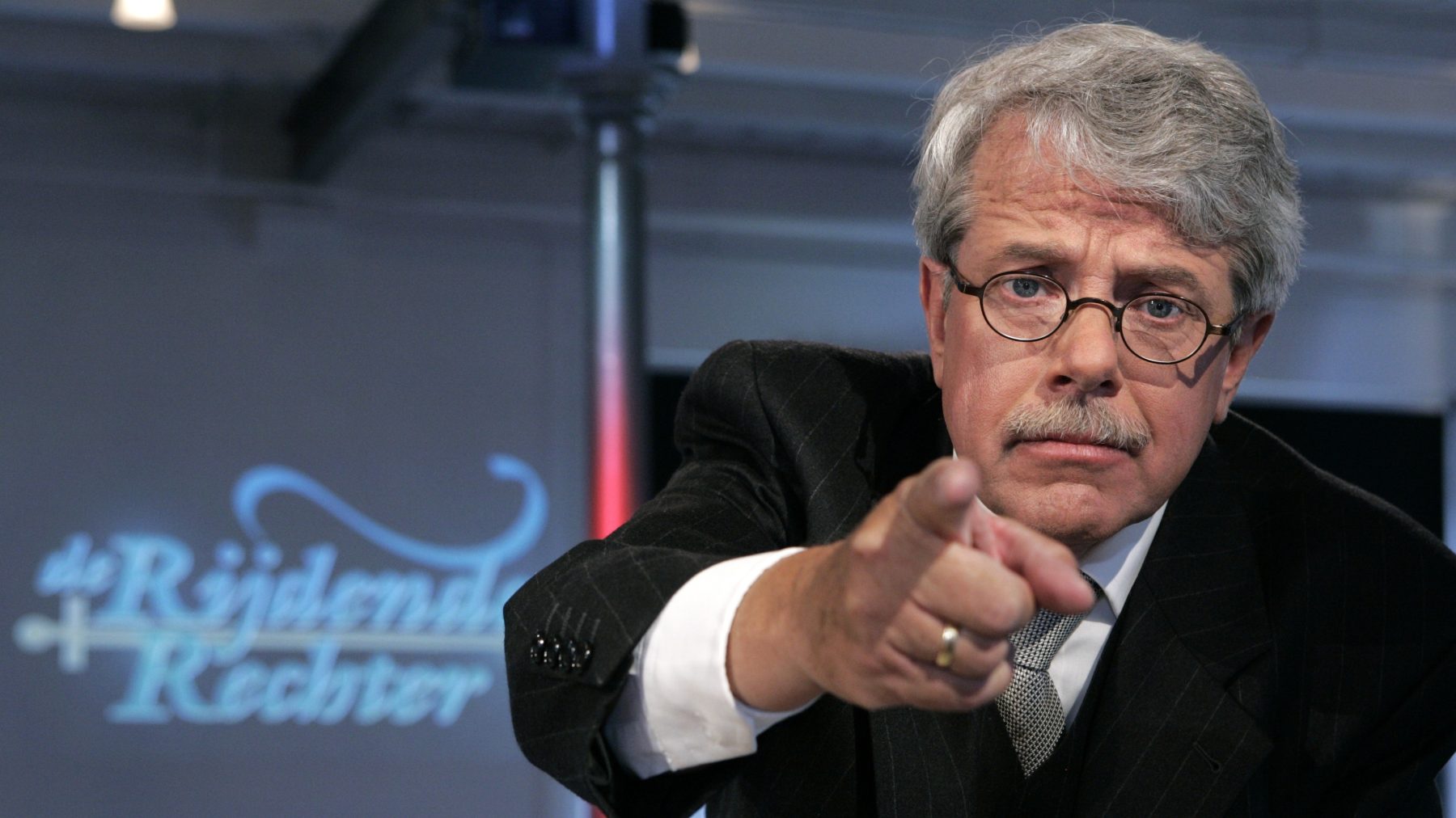 Ruzie om kat zorgt voor verbijstering bij kijkers 'Mr. Frank Visser' - LINDA.nl