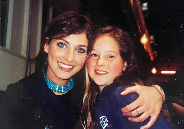 ZOOP-fan Gaby sprak de cast na 18 jaar weer (én nam foto's mee) - LINDA.nl