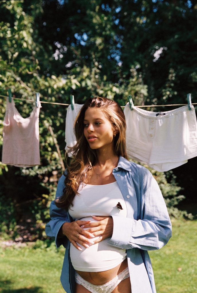 Zara Goedemans deelt haar zwangerschap en geloof: 'Leef ook voor een ...