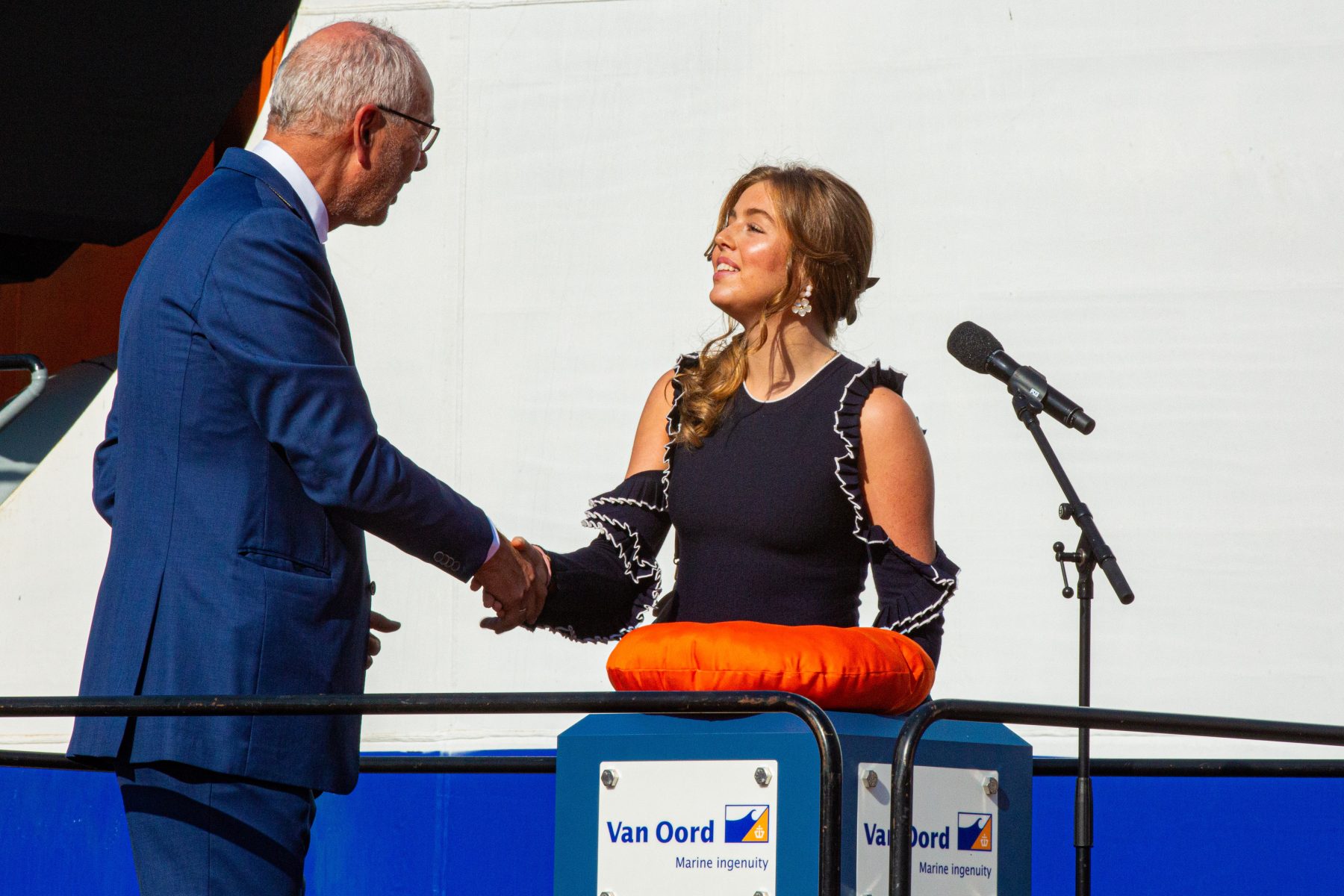 Prinses Alexia brengt eerste werkbezoek: ‘Niet zenuwachtig en heel ...