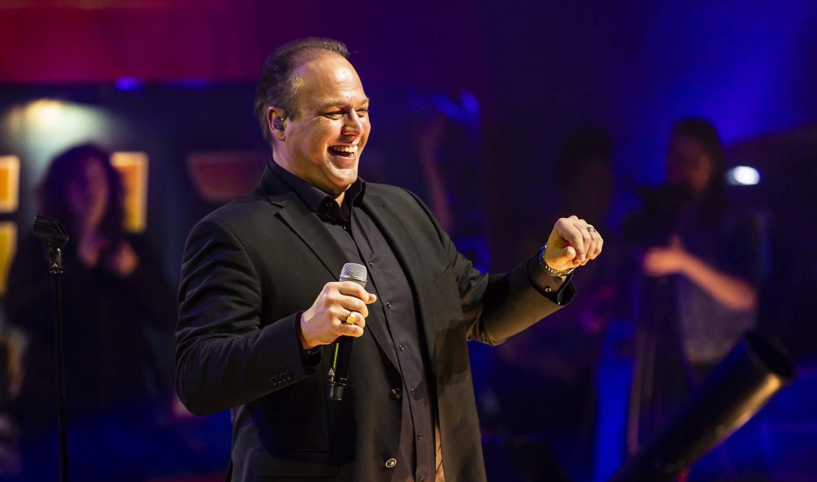 Bauer en Bernal broeden samen op remake van déze megahit - LINDA.nl