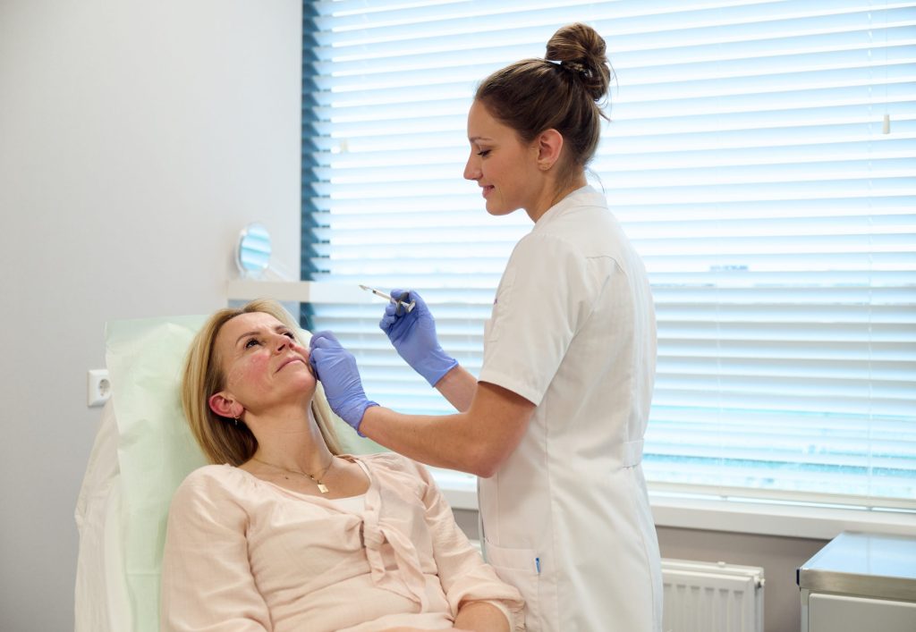 Cosmetisch arts over injectables: 'Je zet de tijd even stil' - LINDA.nl