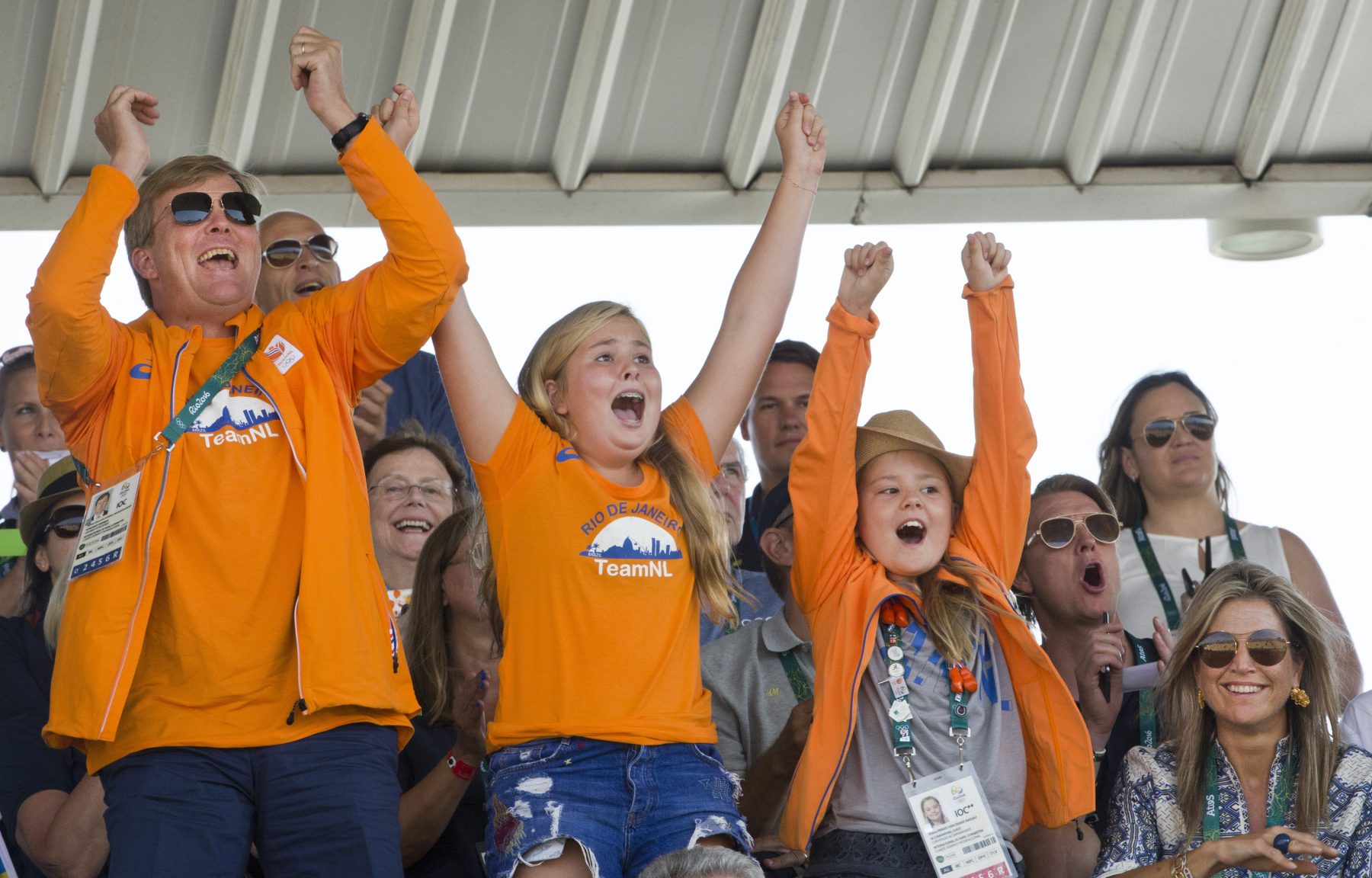 De fitte en stijlvolle nieuwe look van de koning: 'Gezond en gelukkig ...