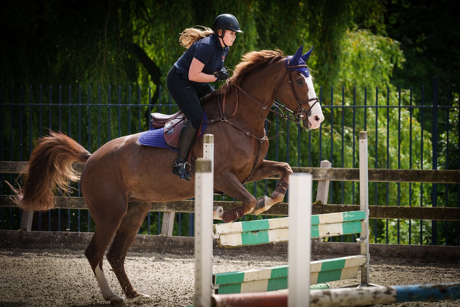 De fitte en stijlvolle nieuwe look van de koning: 'Gezond en gelukkig ...