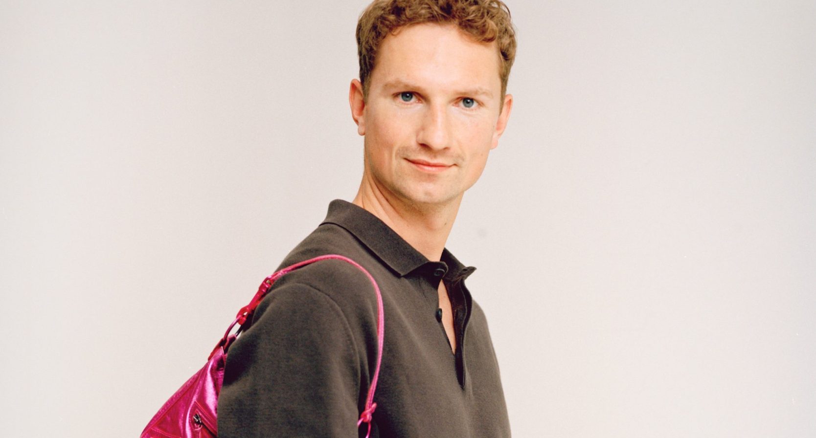 Sean Demmers en Vic Cle showen dé tasjes van het moment - LINDA.nl