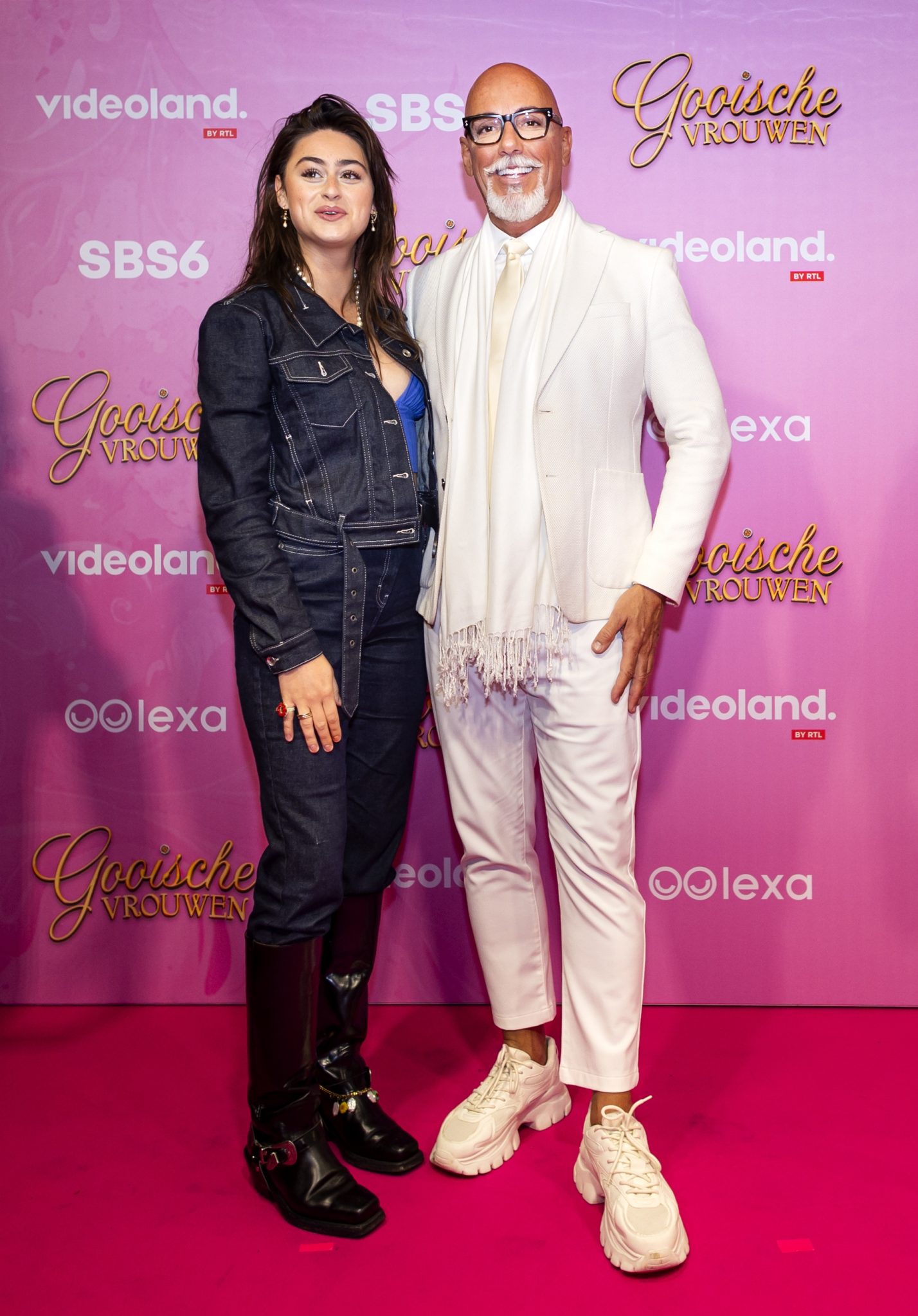 Wat dragen de sterren tijdens de première van 'Gooische Vrouwen ...