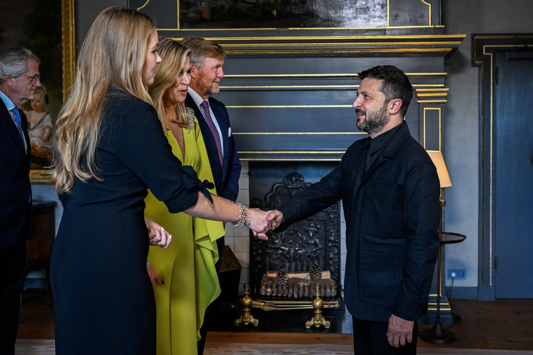 NAVO-diner: Máxima in groen pak, Amalia ontmoet Trump - LINDA.nl