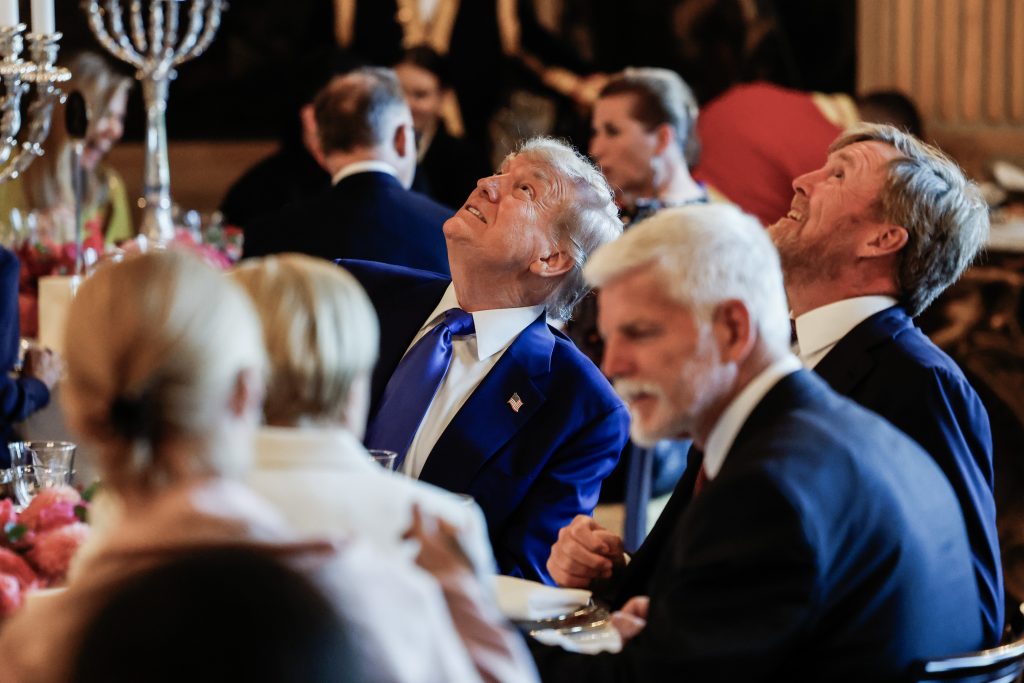 NAVO-diner: Máxima in groen pak, Amalia ontmoet Trump - LINDA.nl